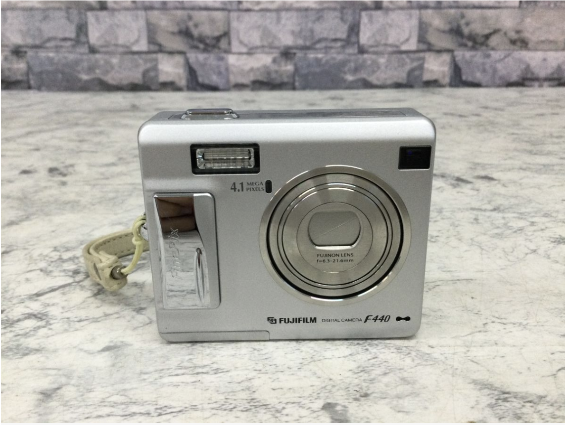 【買取実績】FUJIFILM（富士フイルム）FinePix F440 デジタルカメラ コンパクトデジカメ 4.1